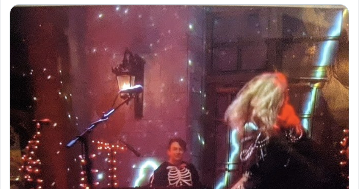 Phoebe Bridgers Smashes Guitar On "SNL"