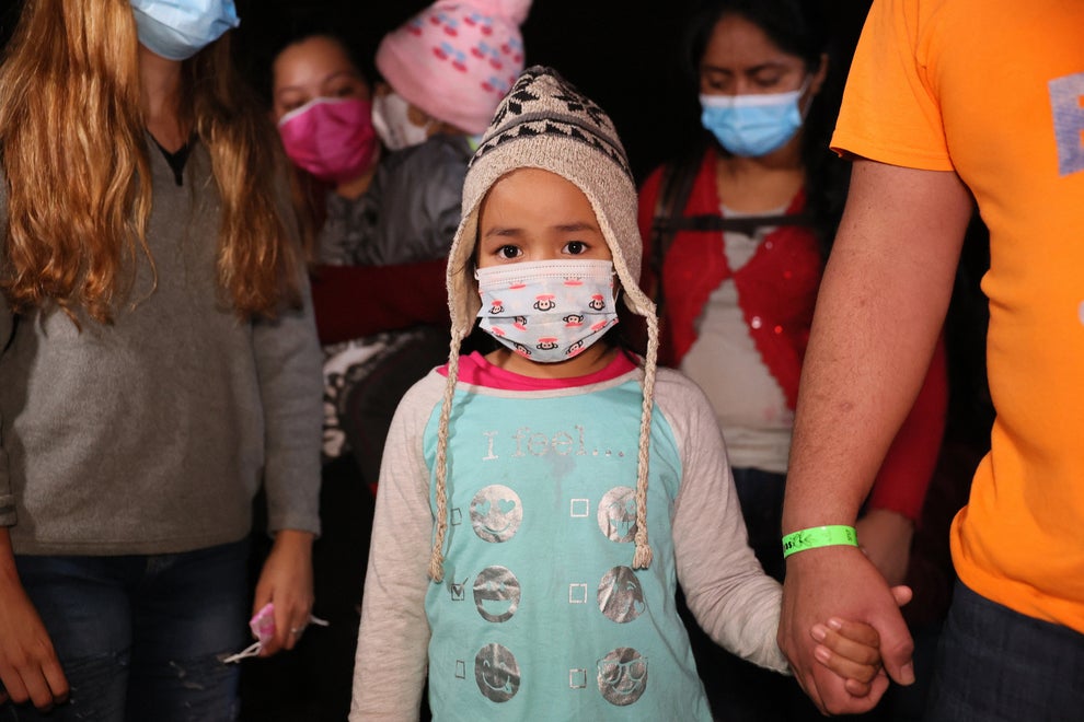 Photos Of Immigrants Arriving At The US–Mexico Border