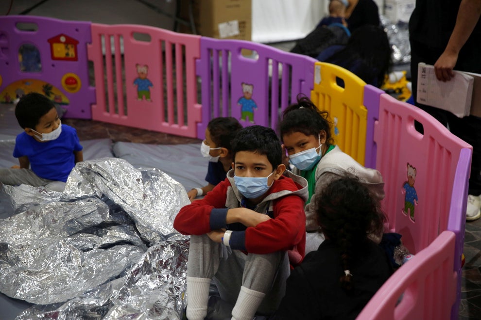 Photos Of Immigrants Arriving At The US–Mexico Border