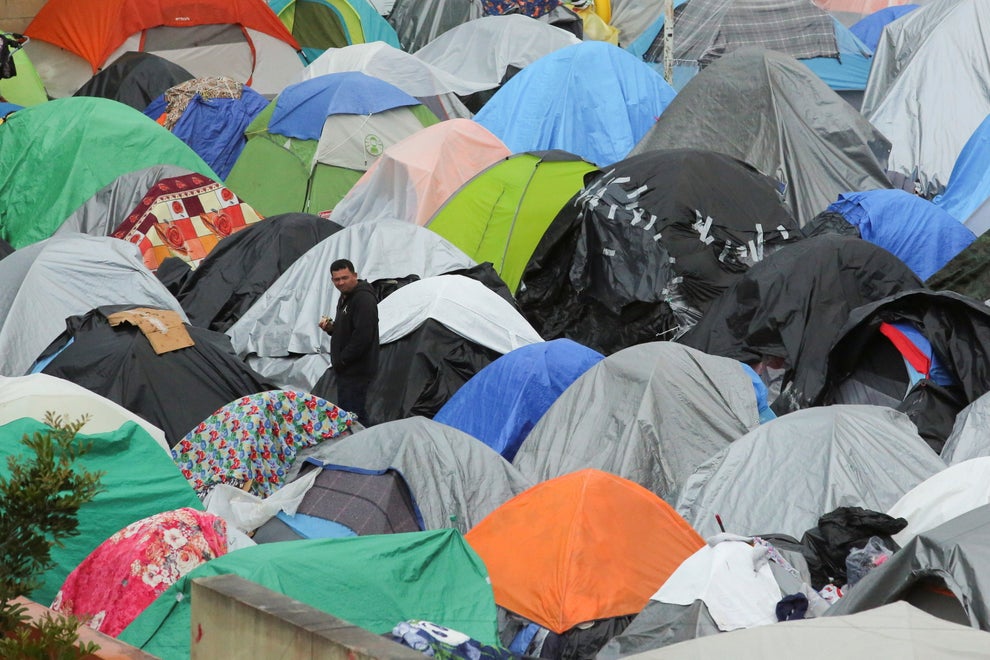 Photos Of Immigrants Arriving At The US–Mexico Border