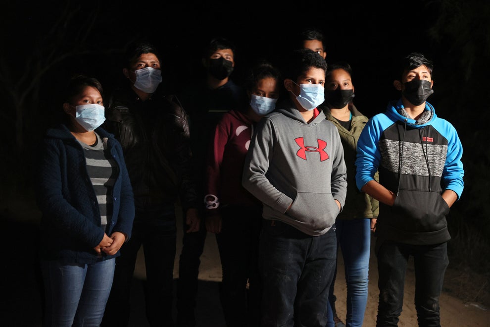 Photos Of Immigrants Arriving At The US–Mexico Border