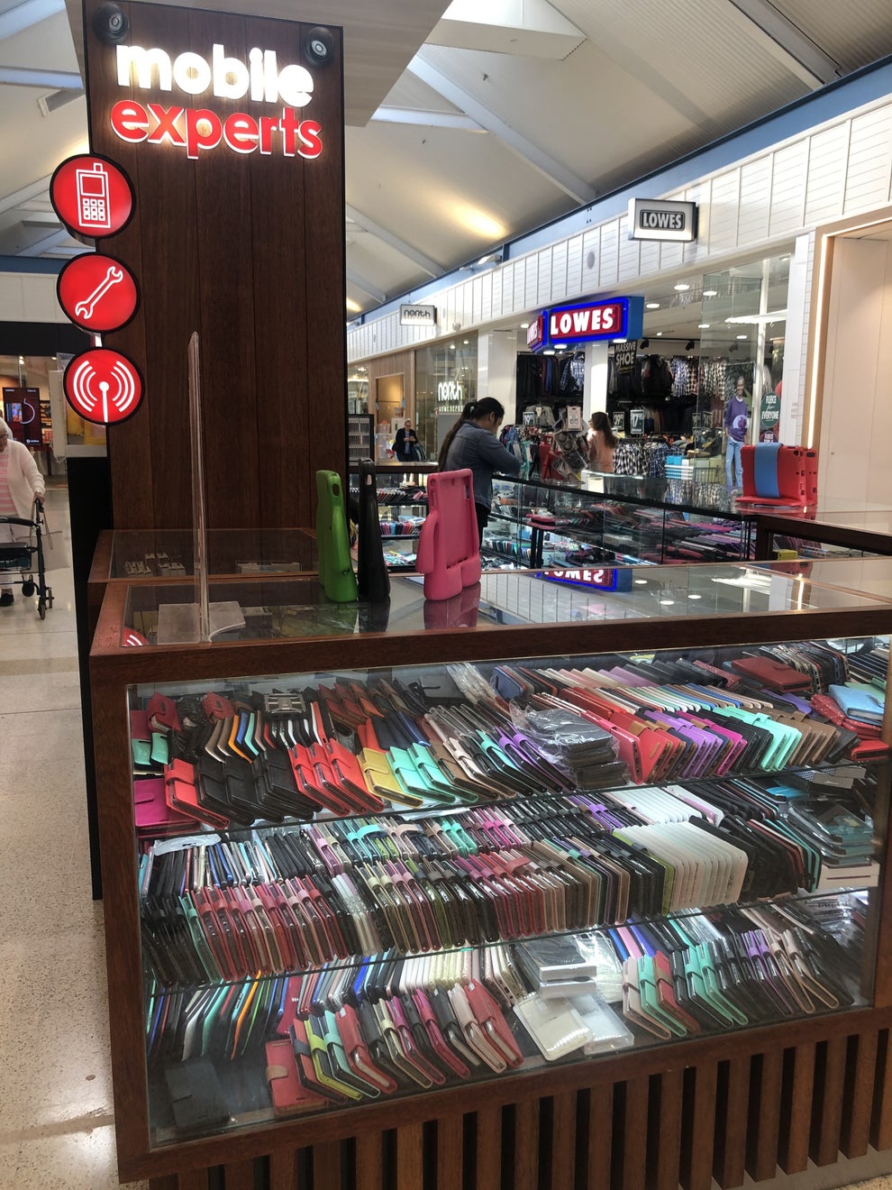 18 Things You'll Find In Every Aussie Shopping Centre