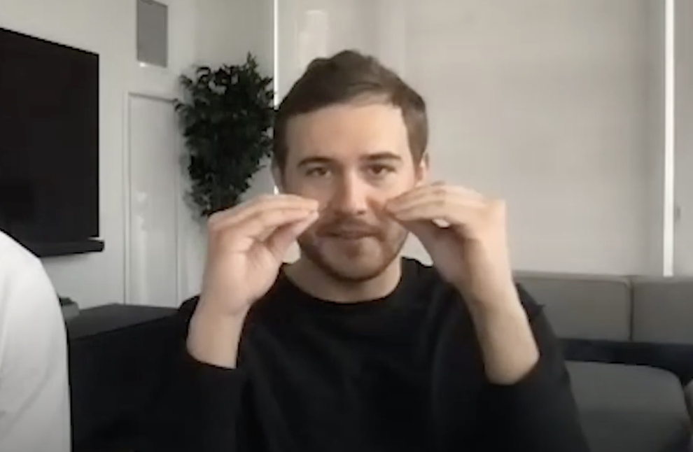 The Bachelor Peter Weber Discusses Producers And Kissing