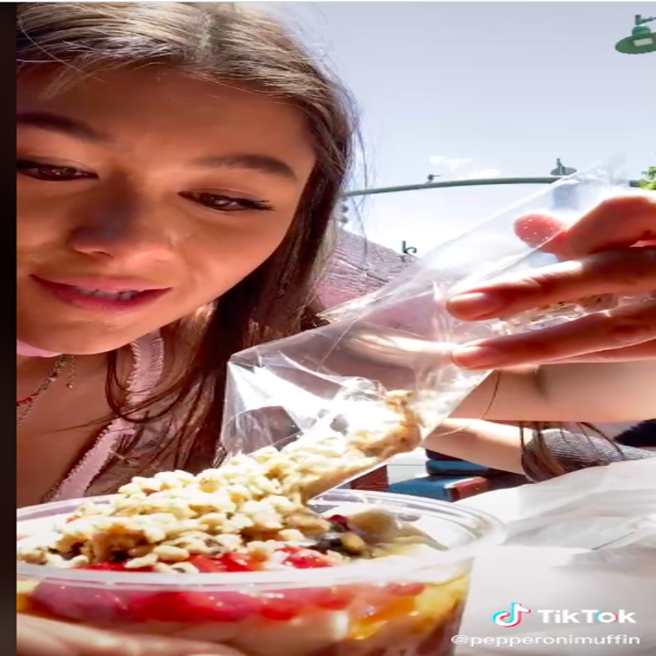 Hawaiian TikTok Is Educating Mainlanders