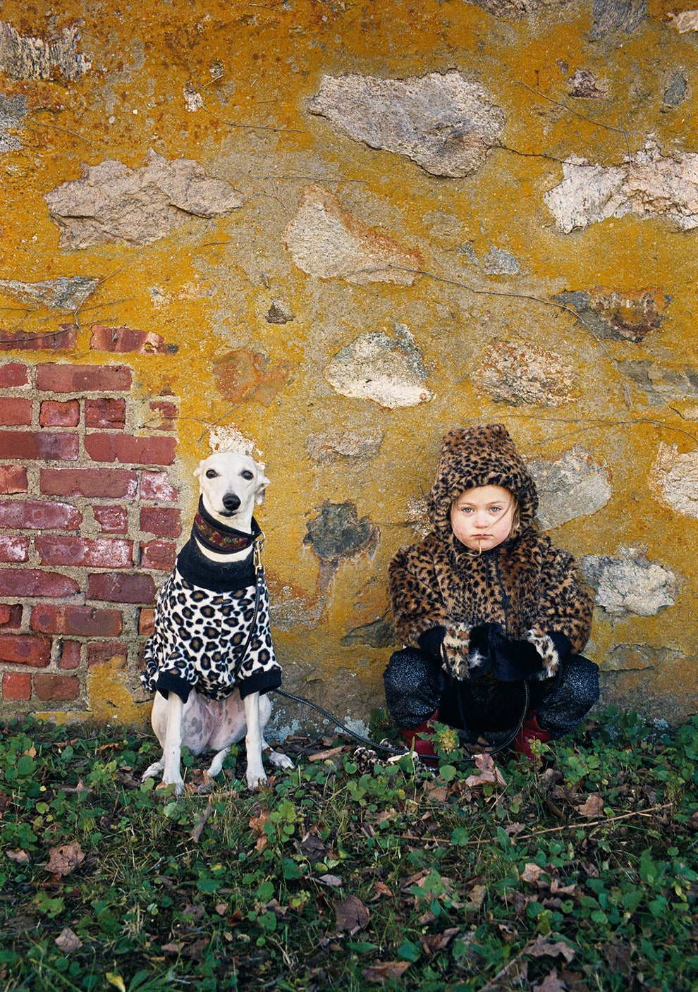 Photographer Captures Daughter Growing Up With Animals