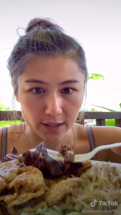 Hawaiian TikTok Is Educating Mainlanders