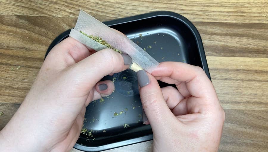 rolling a joint easy