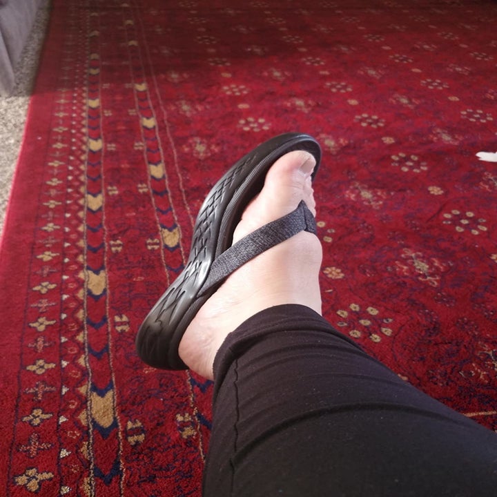 27 Pairs Of Flip-Flops That Won't Fall Apart