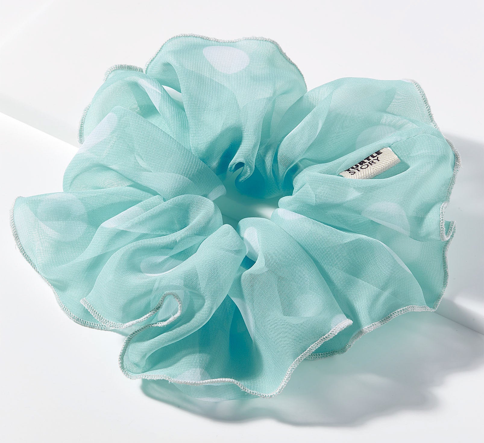 New And Cool Things You Can Buy From Simons Canada