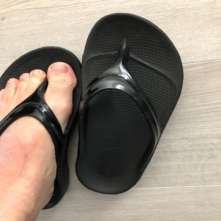 27 Pairs Of Flip-Flops That Won't Fall Apart