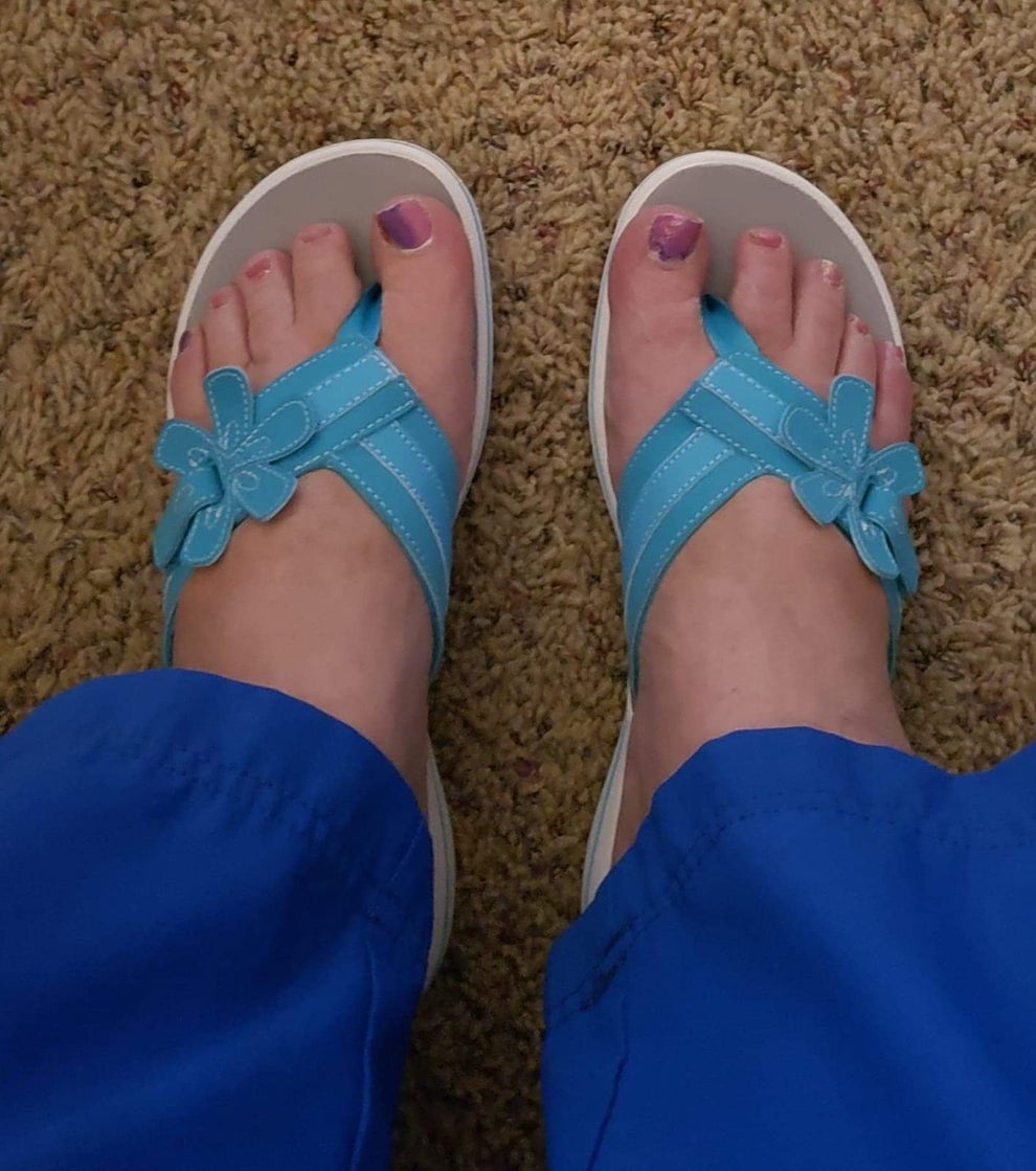 27 Pairs Of Flip-Flops That Won't Fall Apart