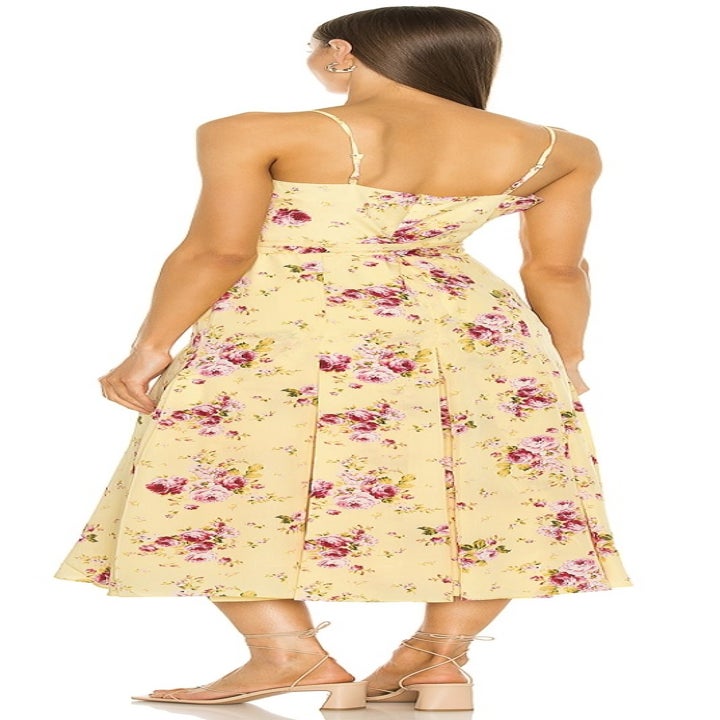 27 Gorgeous Summer Dresses From Revolve