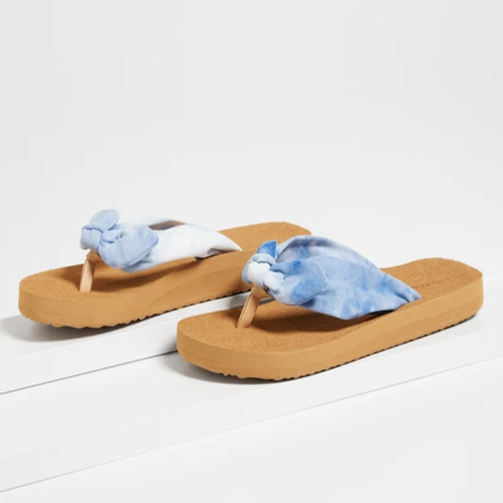 27 Pairs Of Flip-Flops That Won't Fall Apart