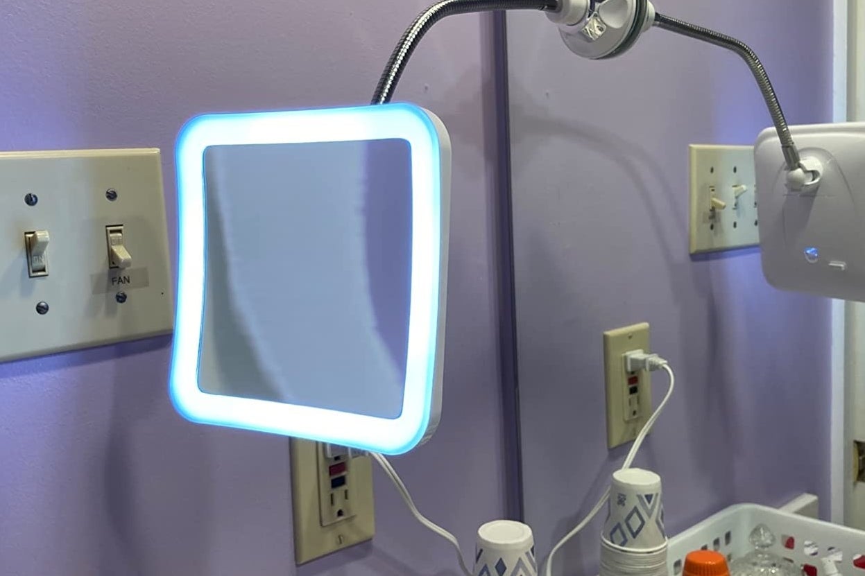 23 Best Lighted Mirrors To Flawlessly Apply Makeup