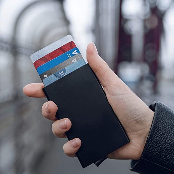 22 Genius Things That Will Come In Handy If You're Going "Out Out" Now ...