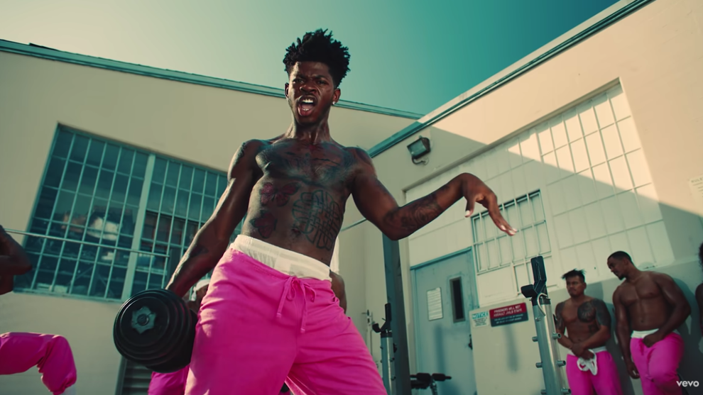 "Kiss Me More" Limp Wrist Gay Meme Goes TikTok Viral