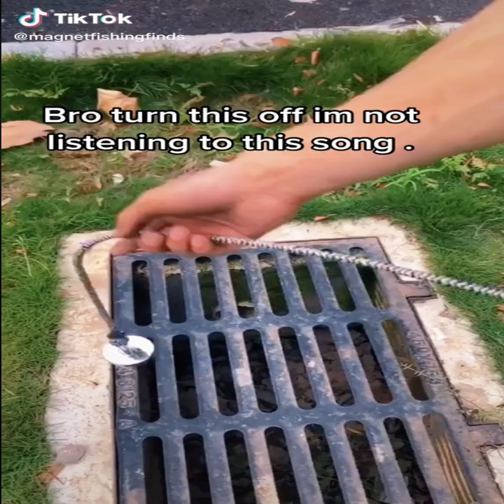 18 Unnatural Things People Have Found In Lakes And Rivers