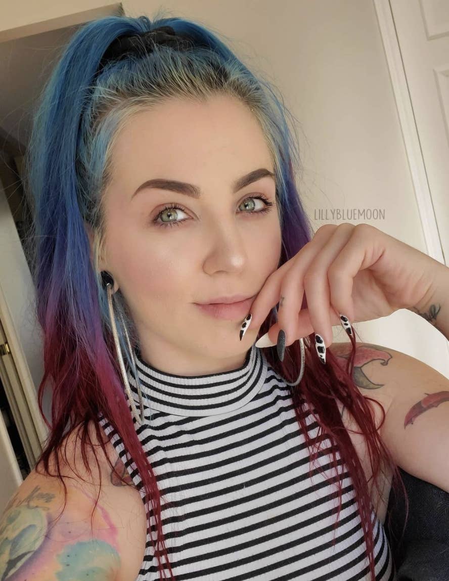 Lilly Moon's Instagram, Twitter & Facebook on IDCrawl