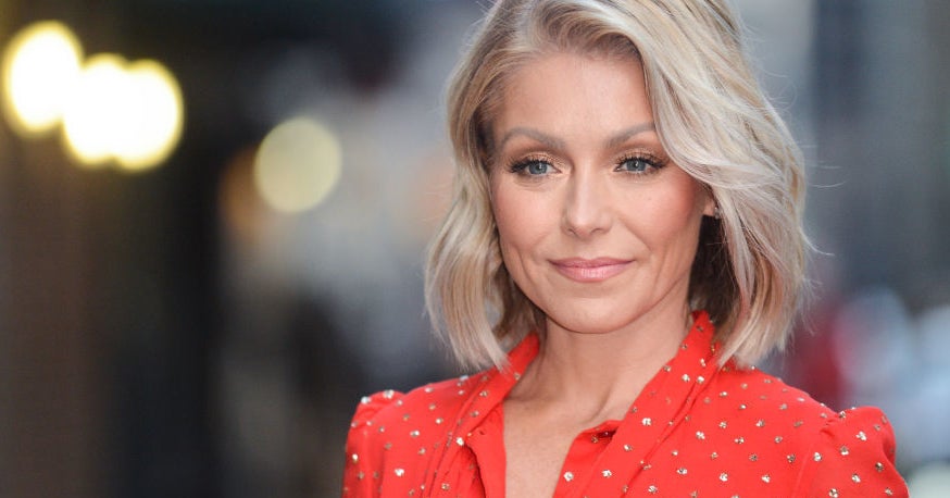 Kelly Ripa Explains Her Missing Foot In Family Picture