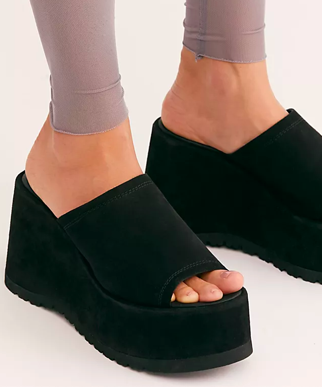 Best Comfortable Sandals In Canada 2021