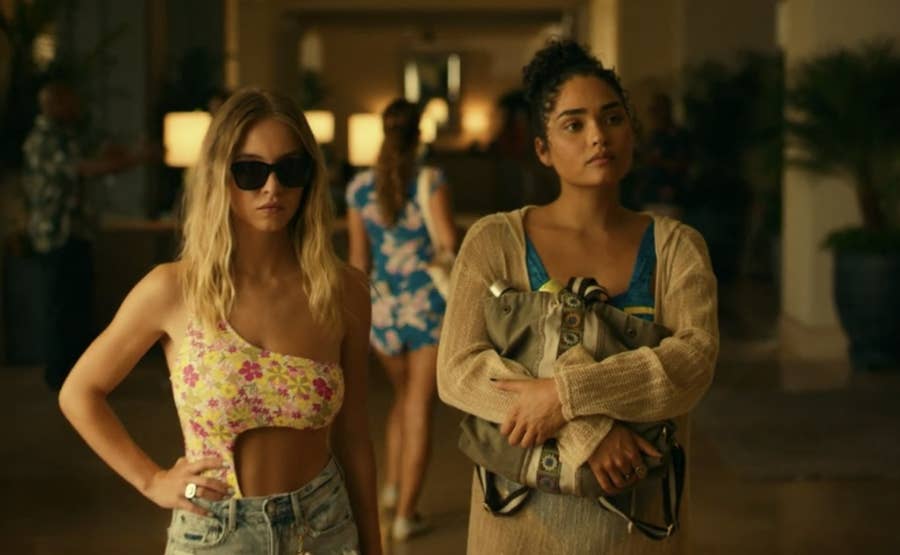 olivia outfits white lotus