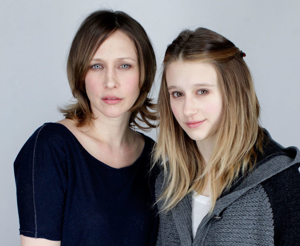 21 Pairs Of Famous Siblings That Surprise Me
