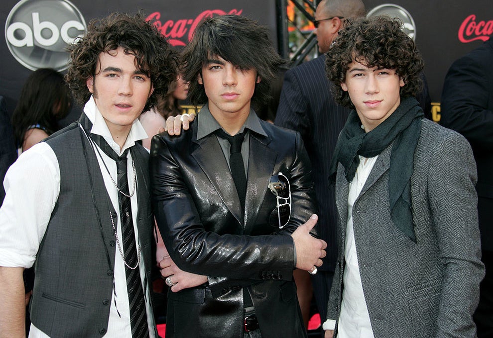 41 Awkward Pictures Of The Jonas Brothers