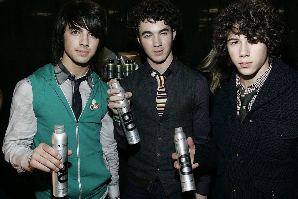 41 Awkward Pictures Of The Jonas Brothers