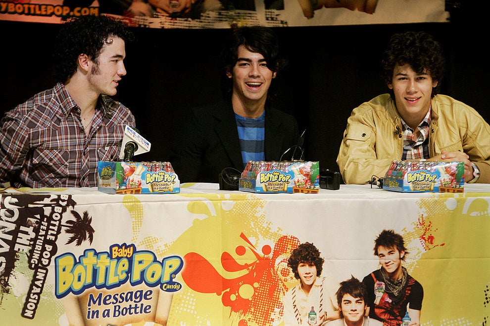 41 Awkward Pictures Of The Jonas Brothers