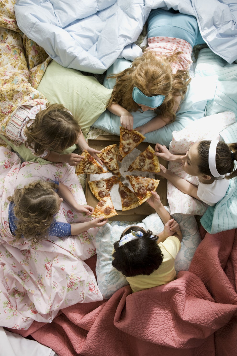 21 Sleepover Games That Kids & Teens Will Actually Love