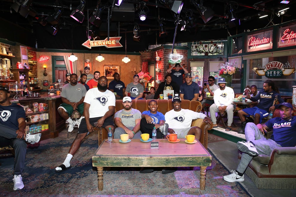 29 Tourist Spots Locals Say To Skip And 29 They Love