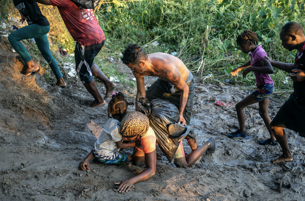 Photos Show Haitian Immigrants At Del Rio, Texas, Camp