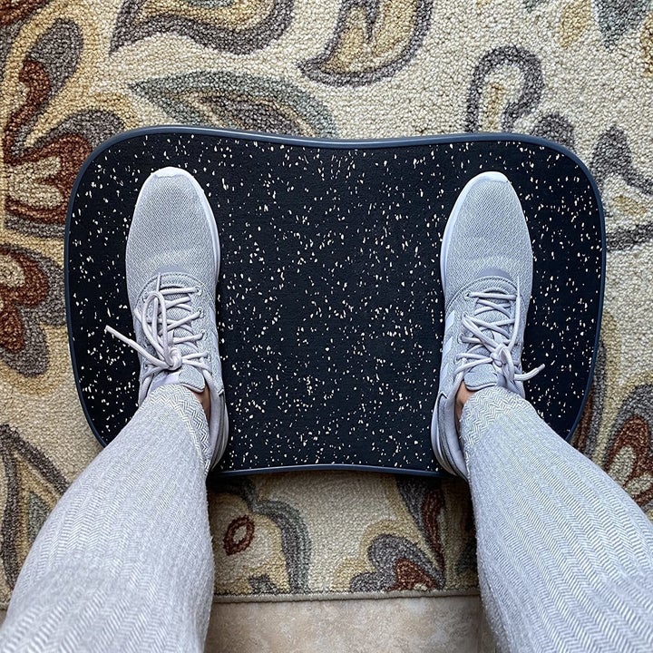 13 Best Standing Desk Mats To Keep You Comfy From 9–5