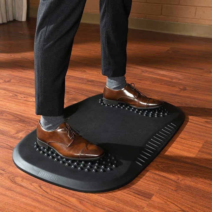 13 Best Standing Desk Mats To Keep You Comfy From 9–5