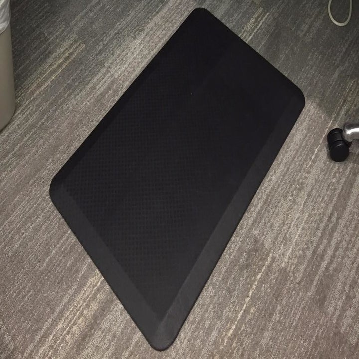 13 Best Standing Desk Mats To Keep You Comfy From 9–5
