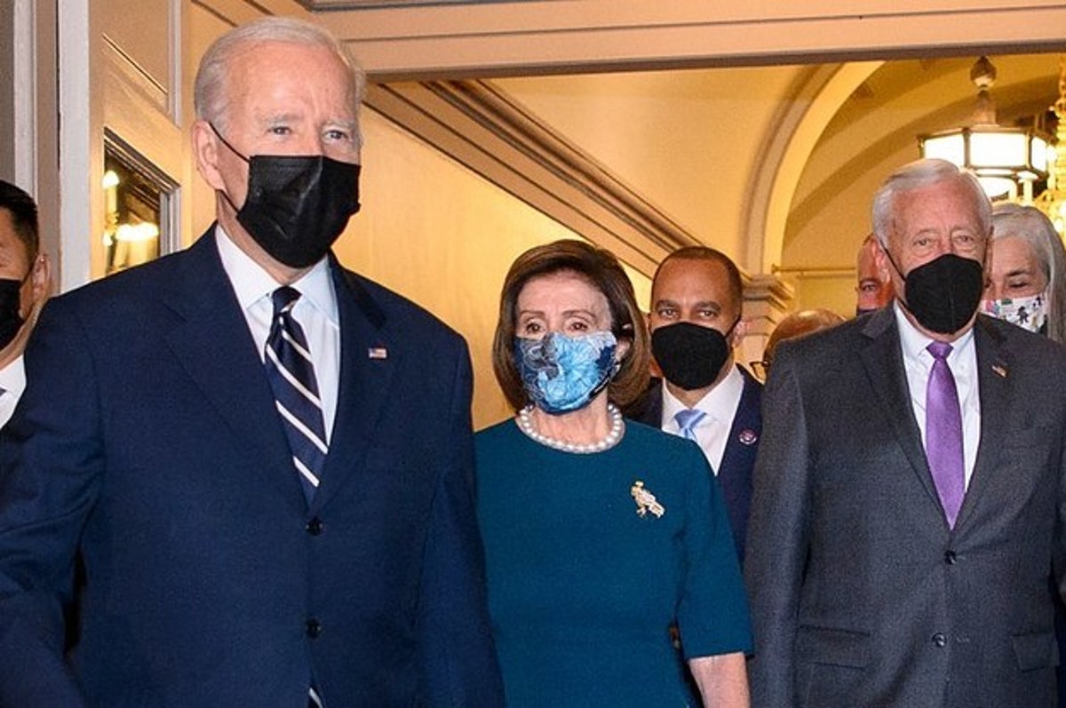 Paid Family Leave Has Been Left Out Of Democrats Social Spending Plan