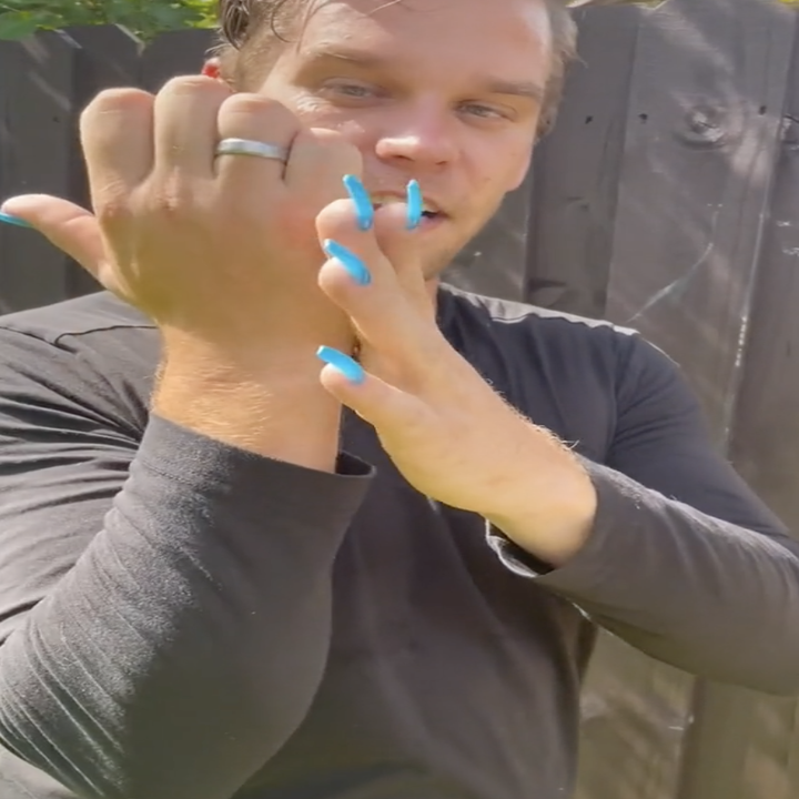 Marine Teaches Self-Defense With Acrylics On