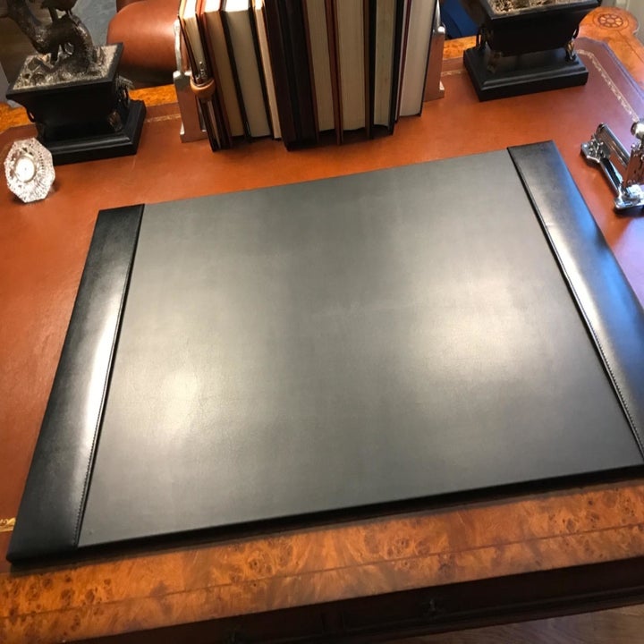 19 Best Desk Pads For Budget, Style, And Workspace 2022