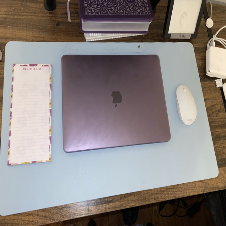 19 Best Desk Pads For Budget, Style, And Workspace 2022