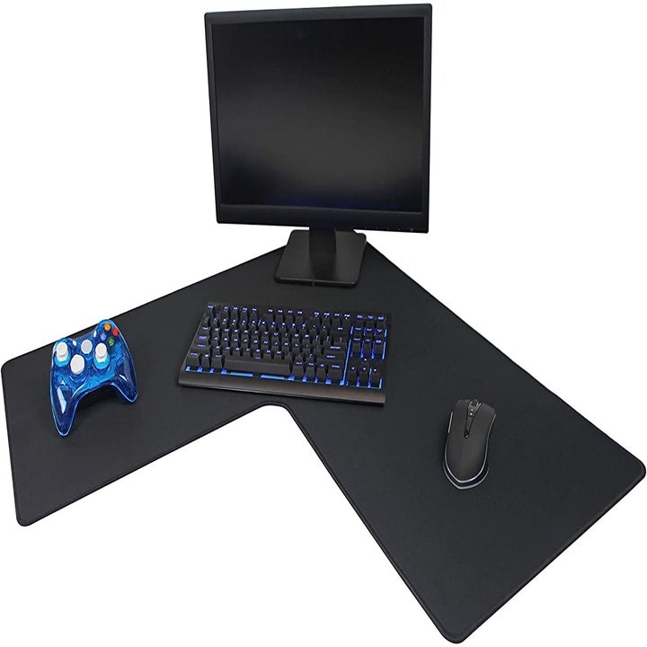 19 Best Desk Pads For Budget, Style, And Workspace 2022