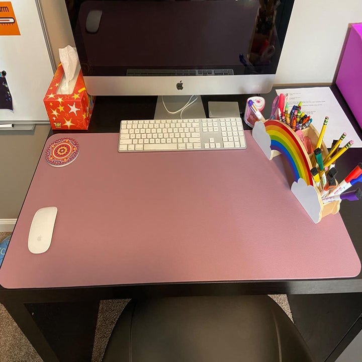 19 Best Desk Pads For Budget, Style, And Workspace 2022
