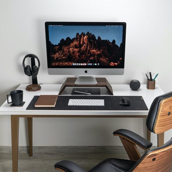 19 Best Desk Pads For Budget, Style, And Workspace 2022