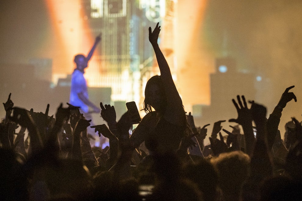 Travis Scott Fans Are Divided Over Who To Blame For The Astroworld Tragedy