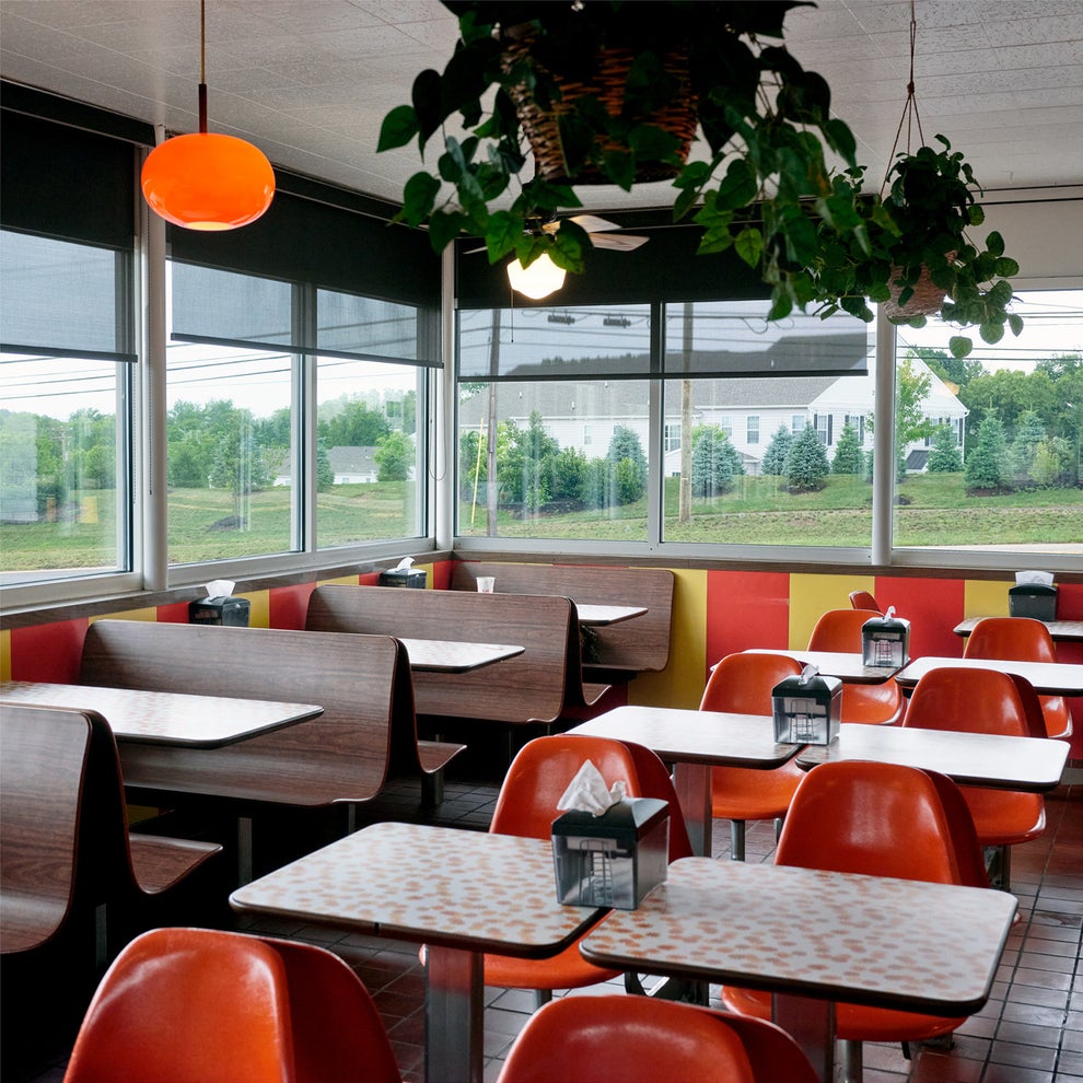 Gorgeous Photos Of American Diners That Encourage A Closer Look