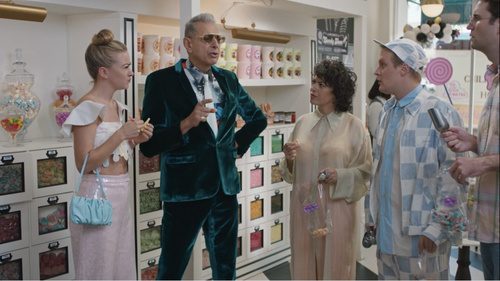 Ranking Elliott's Best Outfits In "Search Party"