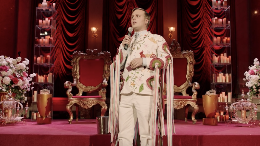 Ranking Elliott's Best Outfits In "Search Party"