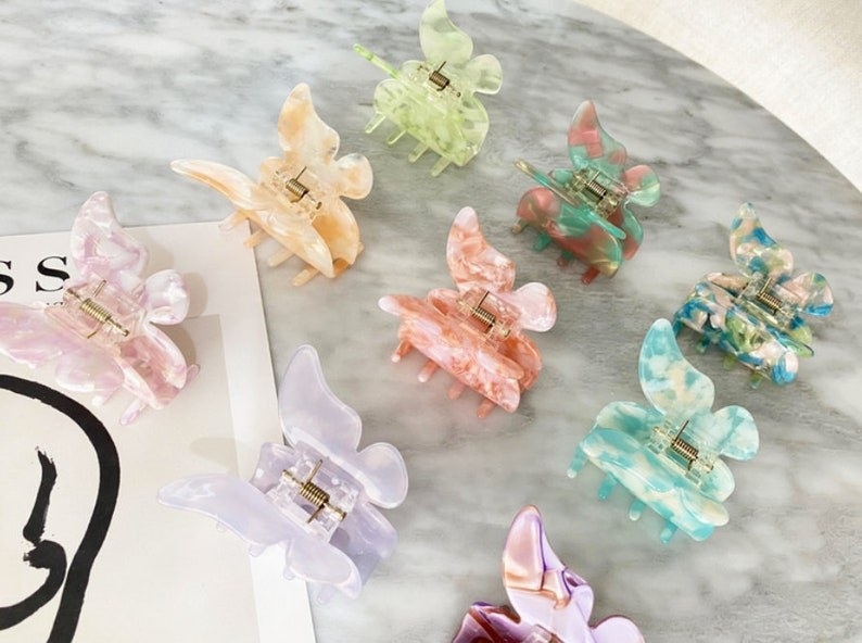 22 Best Claw Clips That'll Actually Hold Your Hair 2023