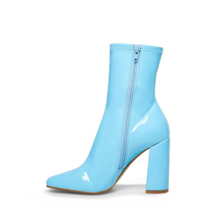 11 Best Go-Go Boots For Getting Your Groovy On 2022