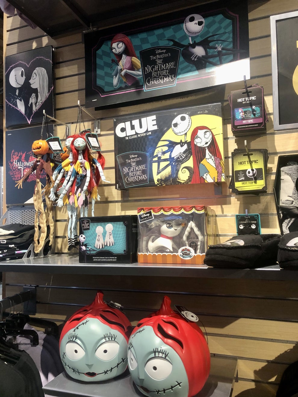 Hot Topic Then Vs. Now: What's Changed Since The Early 2000s