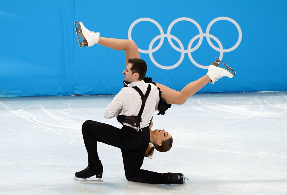 33 Pictures That How Extreme Olympic Ice Dancing Is